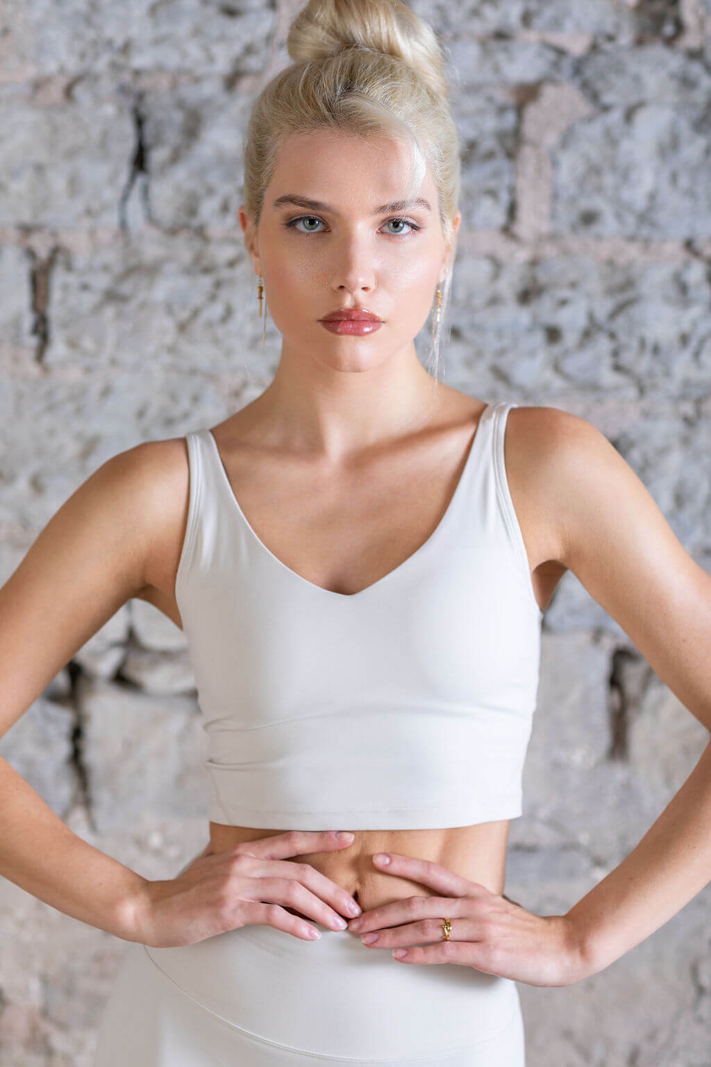 VITALITY V-NECK BRA – Beauty in Pain
